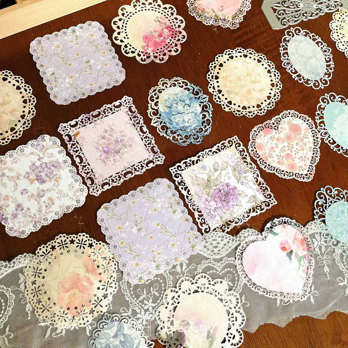 Heko Floral Lace Paper Doilies - Taperlogy